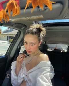 Valentine Adlon: Everything You Should Know About Pamela Adlon's Daughter