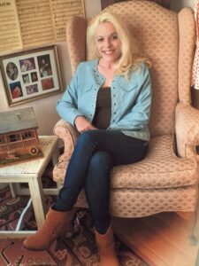 Freida Estelle Parton: Dolly Parton’s Sister, Her Life, and Her Health ...